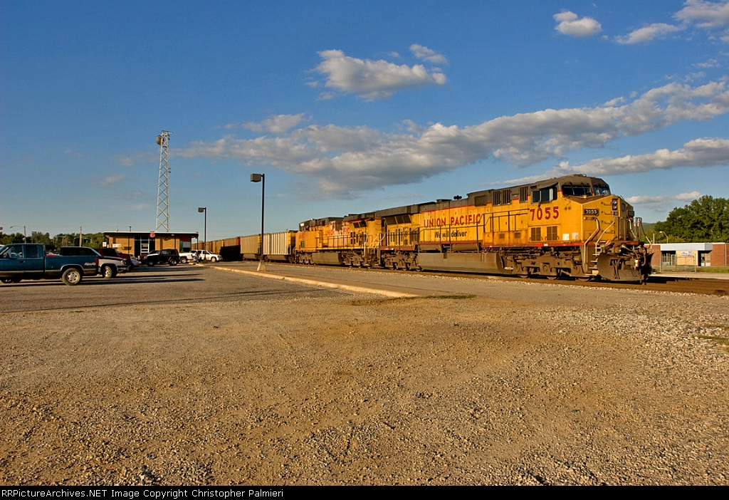 UP 7055 - Rear DPU on KCS C-WEKC-02